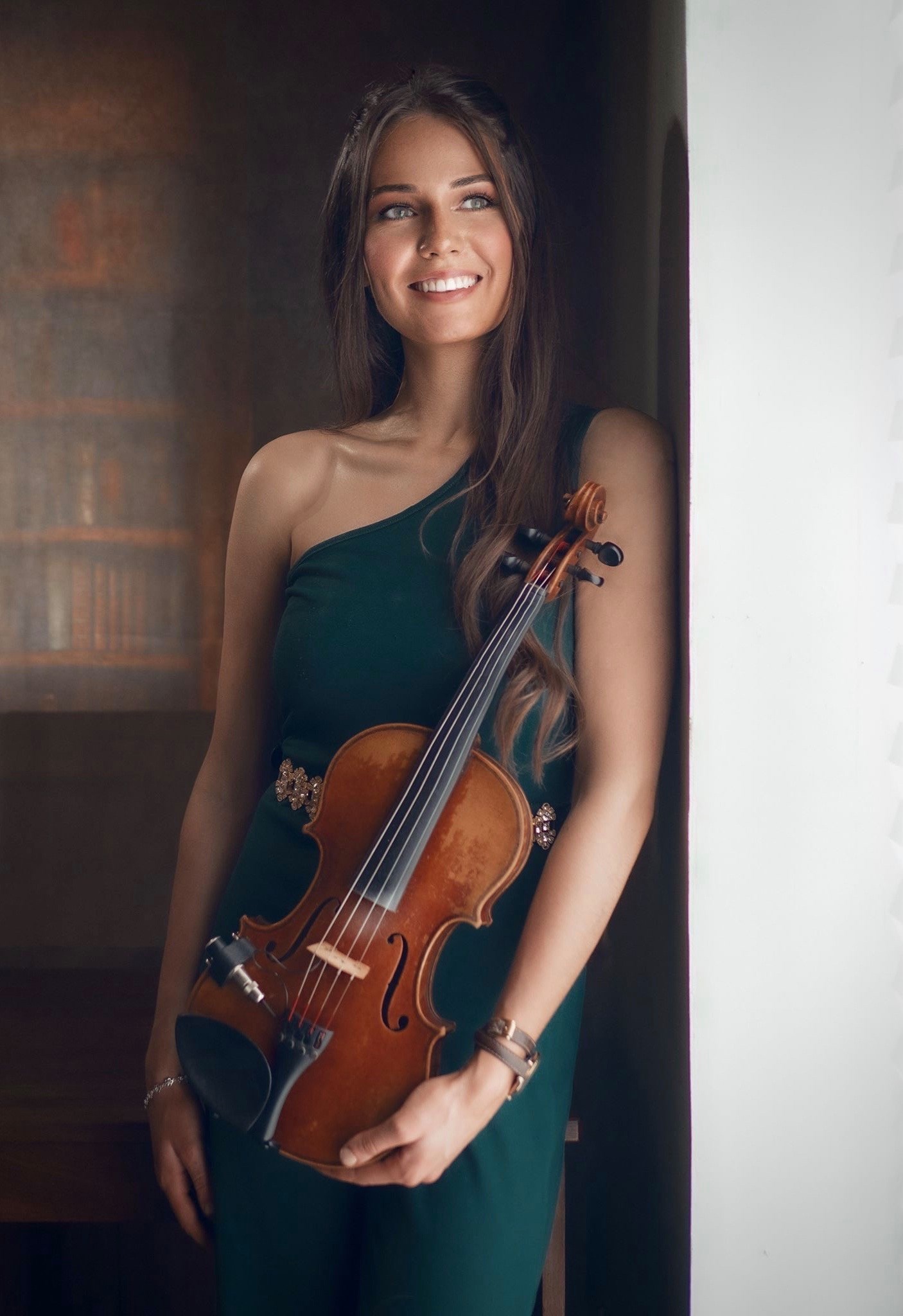 Sal Heneghan – On The Right TRAX