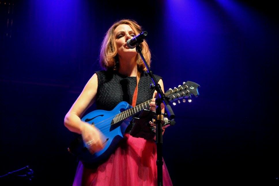 Maria Butterly – On The Right TRAX