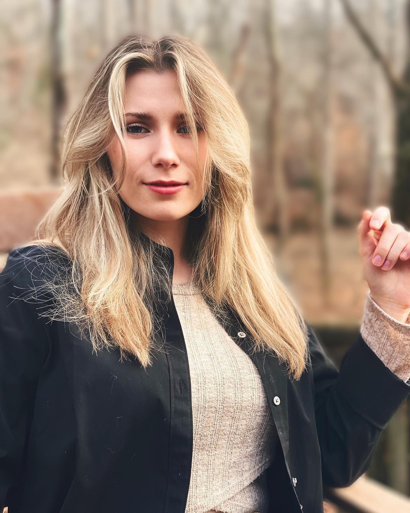 Zoee, Brí, & Paddy Casey – On The Right TRAX